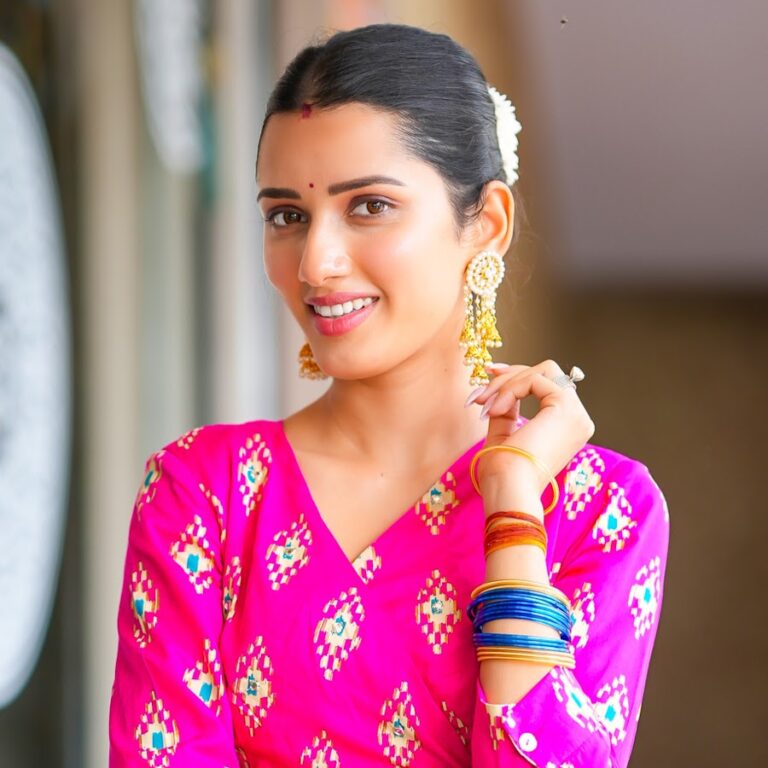 Neetu Bisht Biography, Age, Net Worth, Husband, WIki, Family - Biodynasty